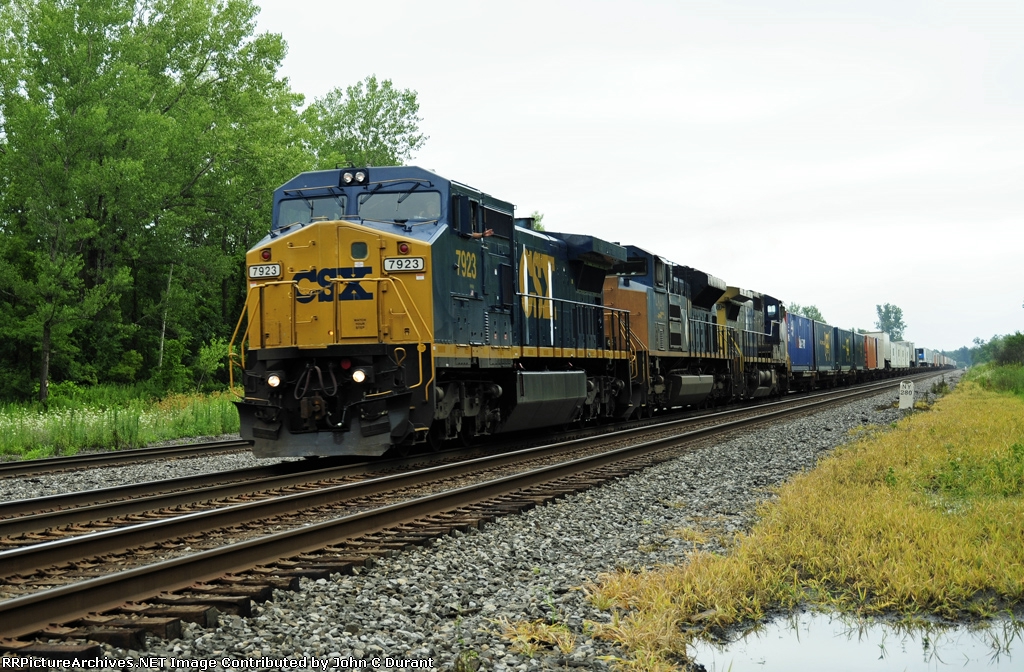 CSX 7923 Q109
